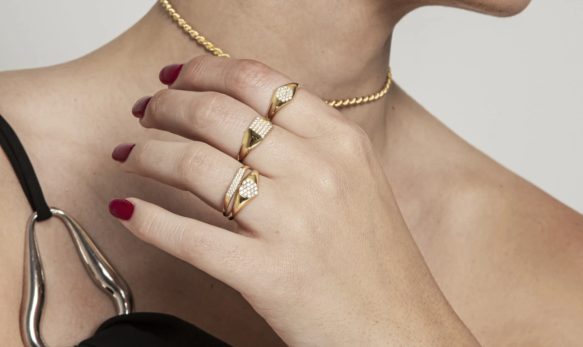 Significado del anillo según el dedo donde se lleve | JOLFER Joyeros